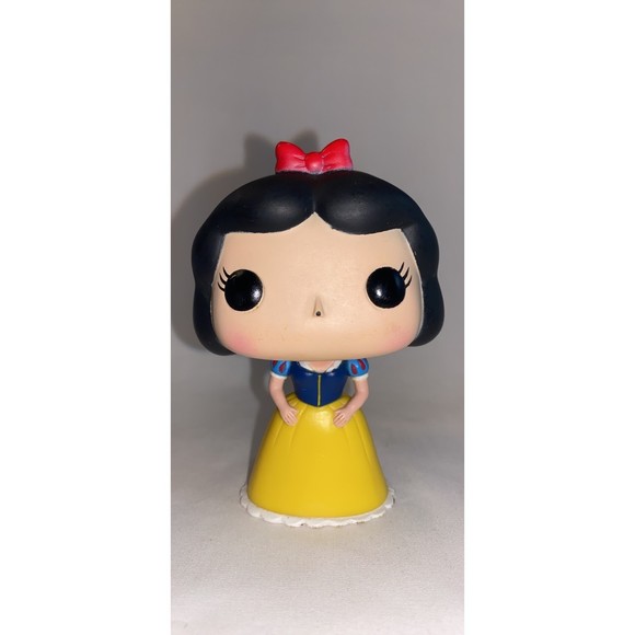Funko | Toys | Snow White Funko Pop Vaulted Vinyl Figure | Poshmark